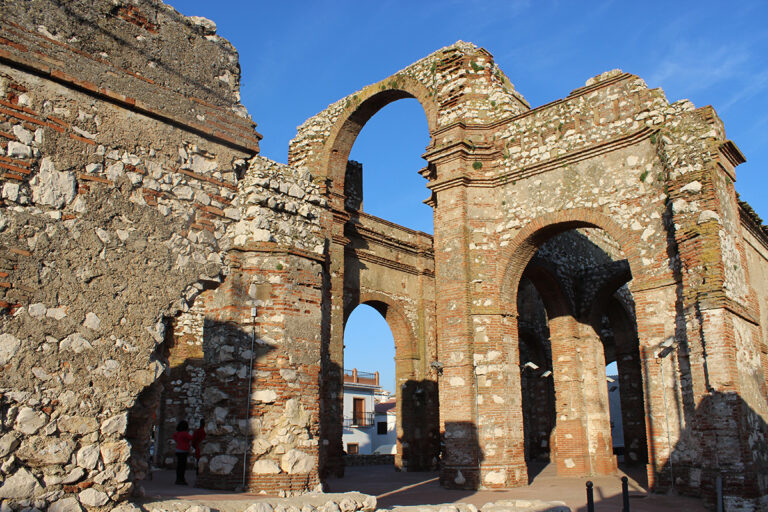 Excursiones con niños en Granda. Zafarraya: Arte en la naturaleza